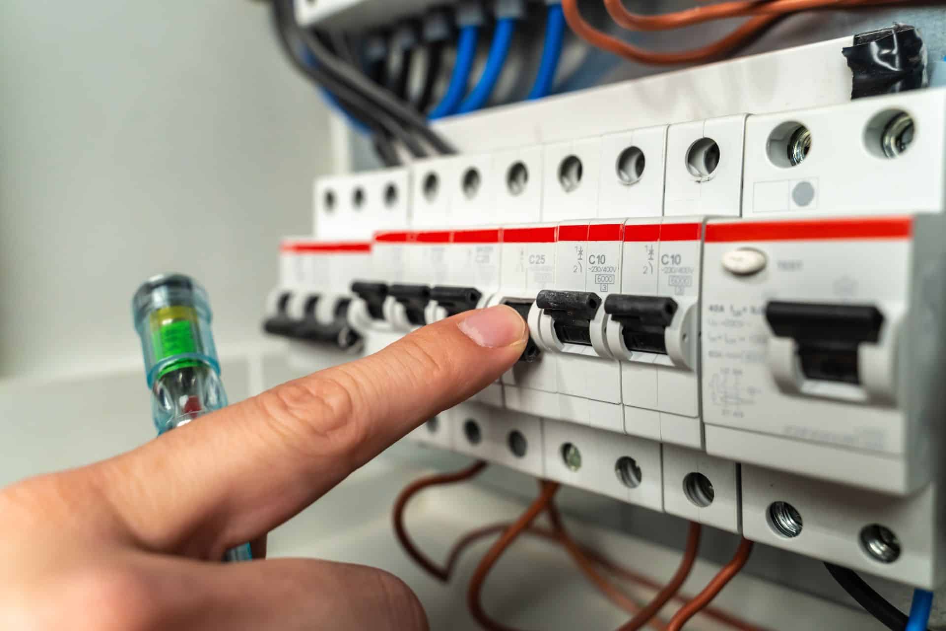 How to Tell If a Fuse Is Blown - Powerhub Electrical
